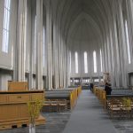 Iglesia de Hallgrímur (Hallgrimskirkja) exterior e interior en ...