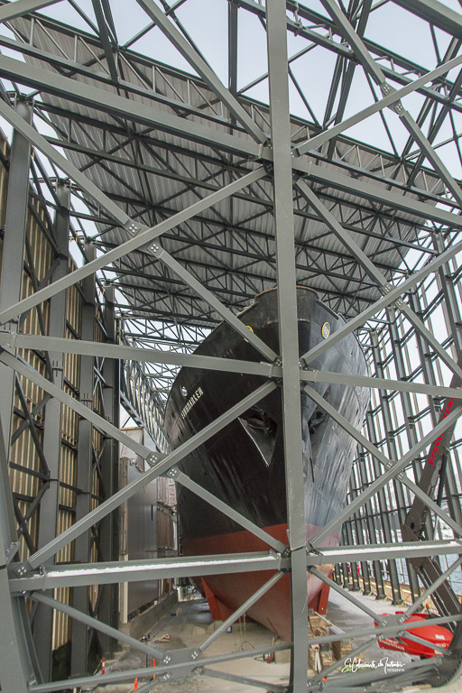 Stokmarknes una ciudad en un invierno nevado isla de Hadsel ...