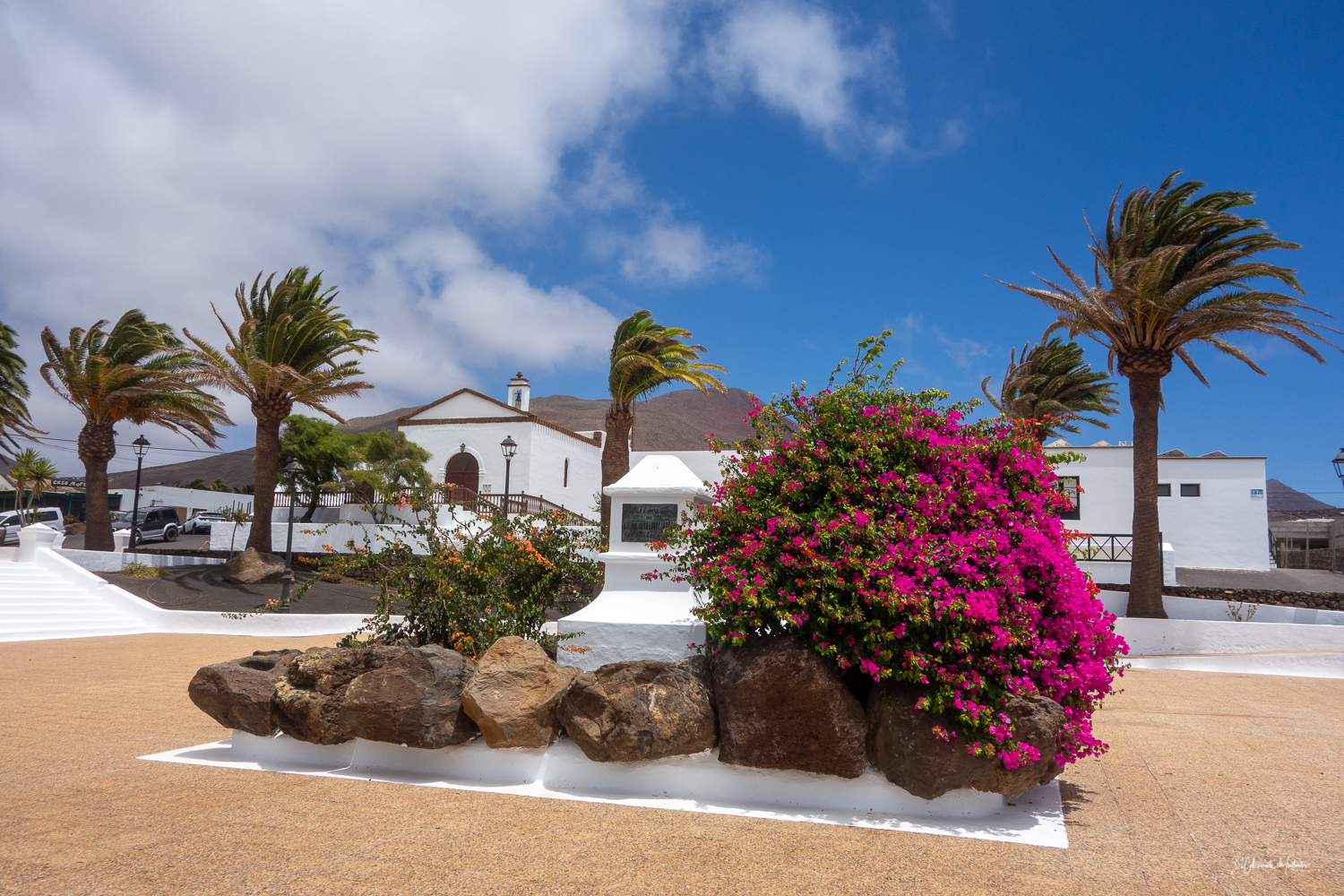 Las Breñas, un pueblo precioso con sus típicas casas blancas Isla de ...